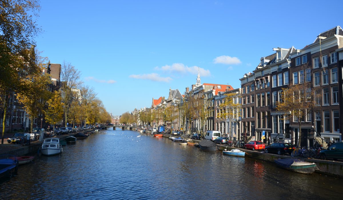 Dans le port d'Amsterdam ... - Voyageureux